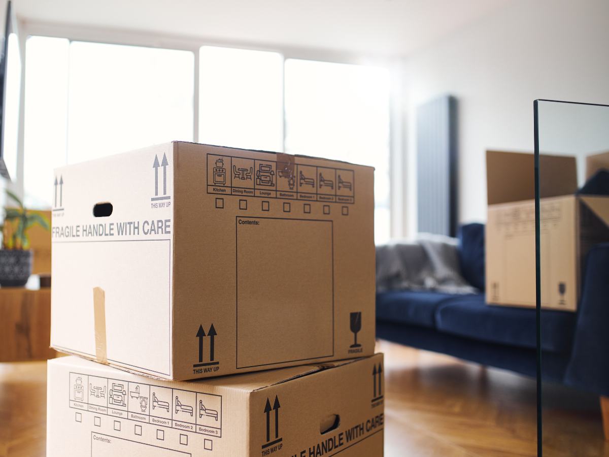 Huur een verhuisbus bij Autoverhuur Adrie Jonk voor een zorgeloze ...